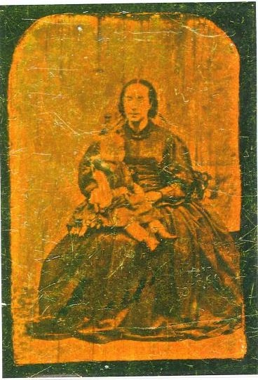 Old photos under the microscope - Family Tree