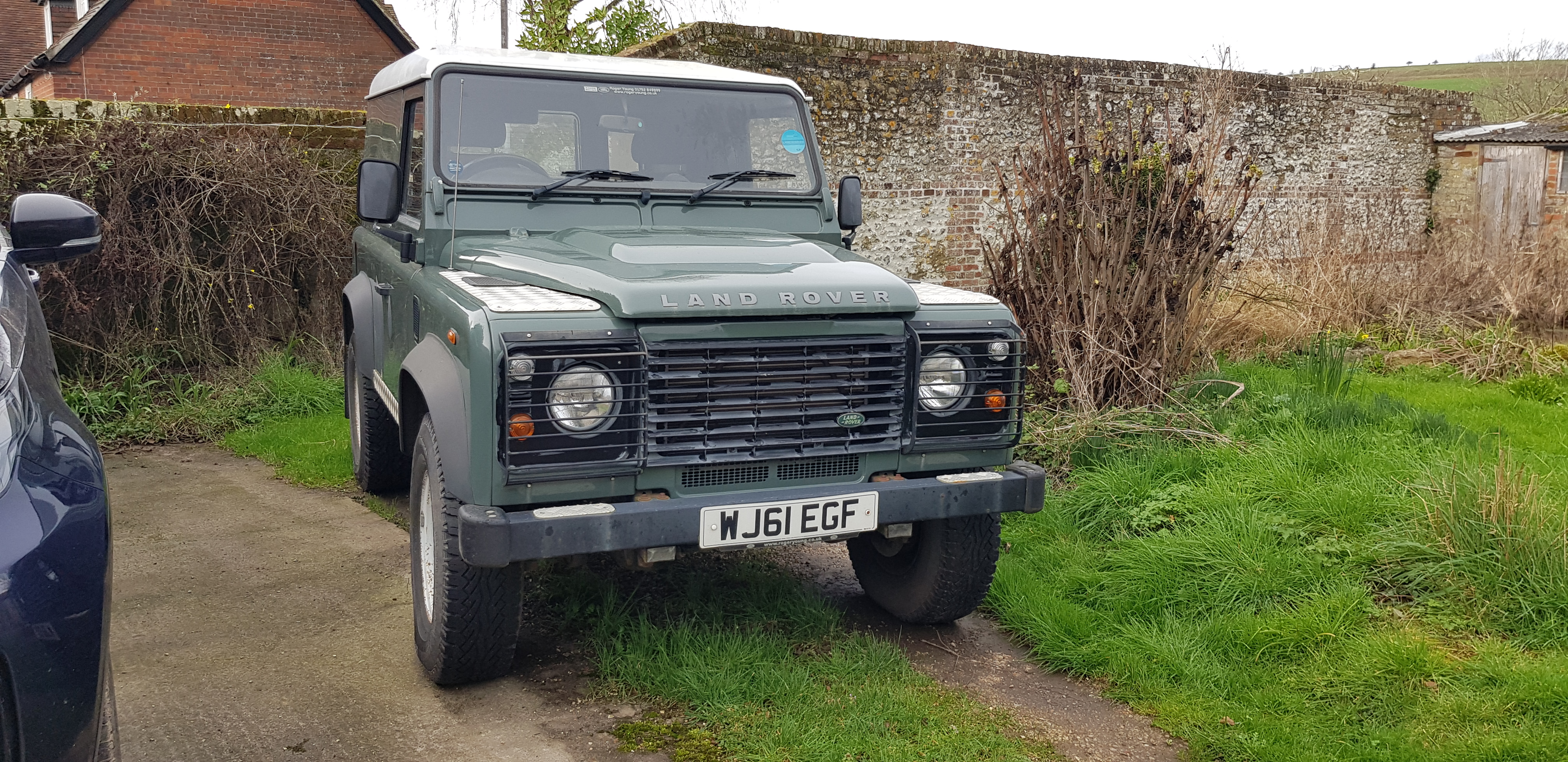 Defender to the rescue - Land Rover Monthly