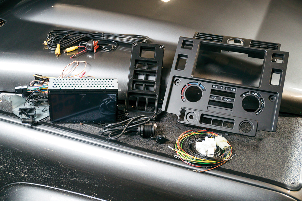 Fit a Double DIN head unit to a Defender TDCi - Land Rover Monthly