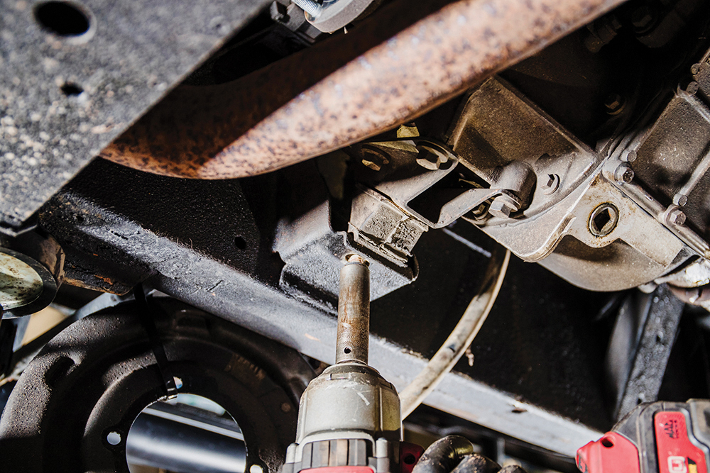 Avoid or repair gearbox output shaft failure - Land Rover Monthly