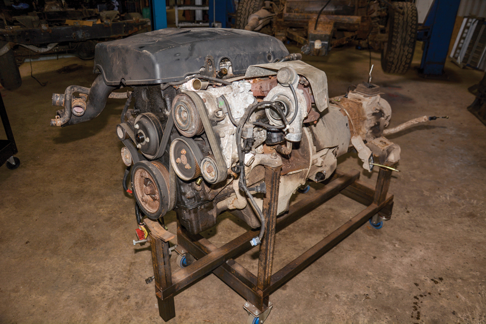 Rebuild a wrecked Defender - Land Rover Monthly