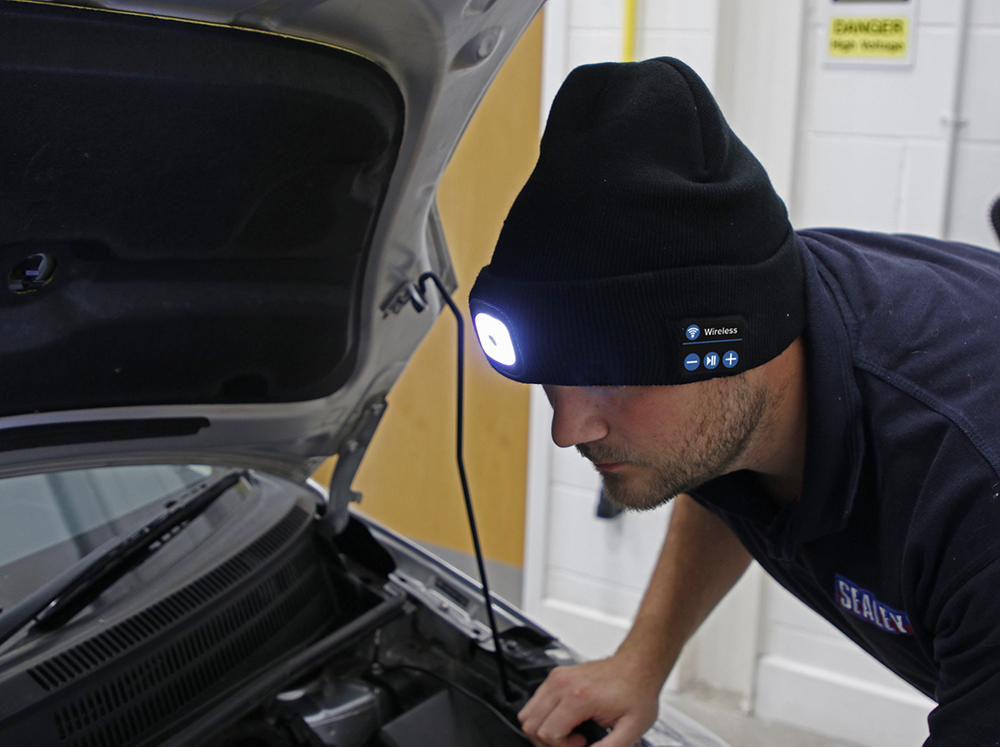 Top 10 Christmas Gifts - Land Rover Monthly