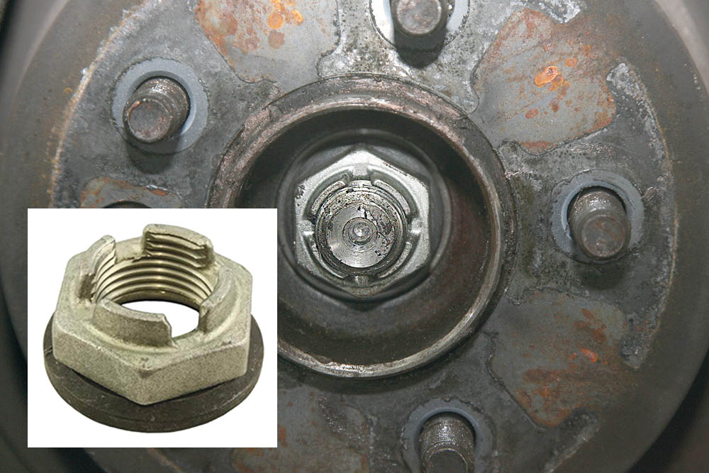 Replace Disco 4 front drive halfshafts - Land Rover Monthly