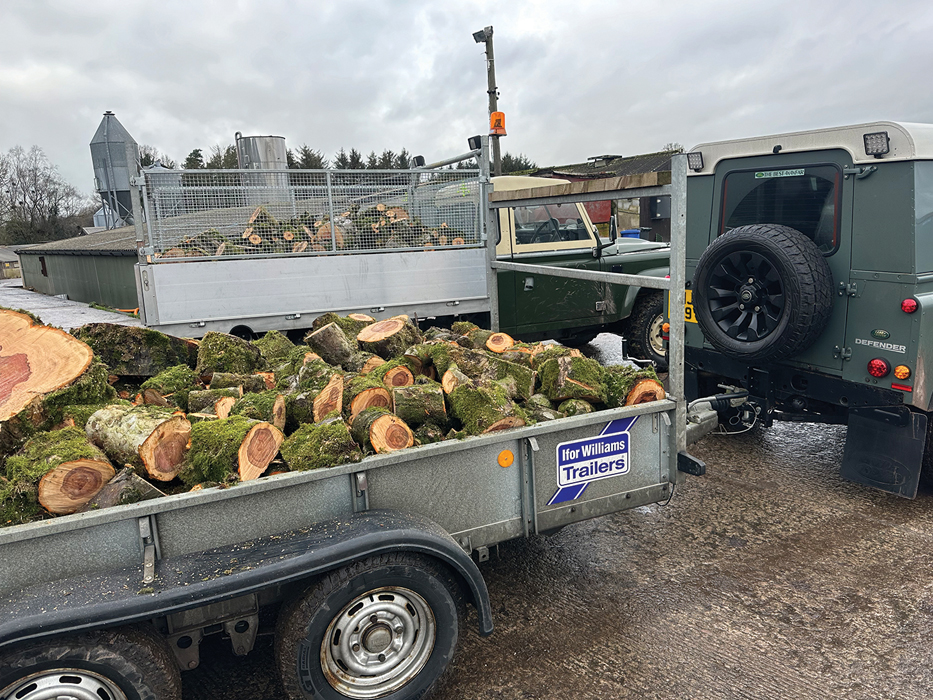 Gone logging - Land Rover Monthly