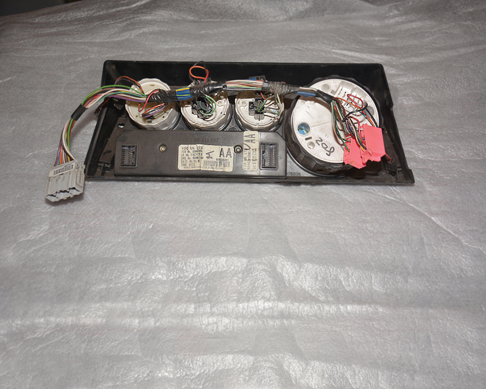 Project Defender Td5, part 10: Dashboard wiring and new instruments ...