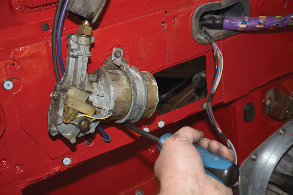 Project Defender Td5, part 10: Dashboard wiring and new instruments ...