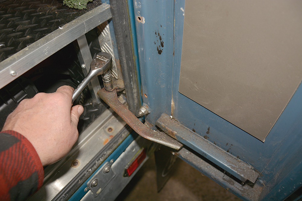 Rear door swap - Land Rover Monthly