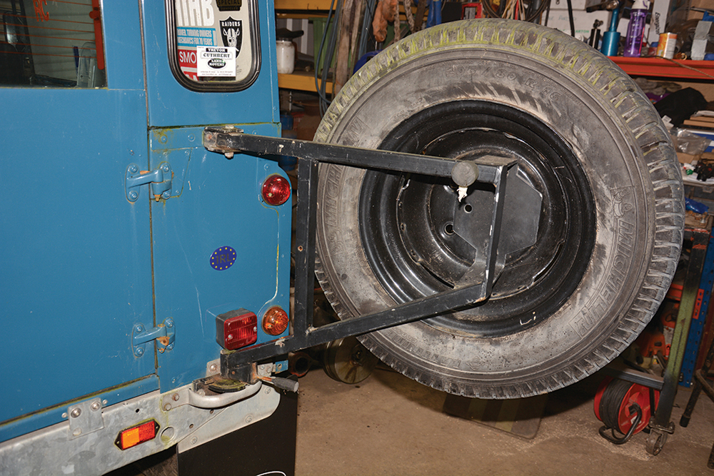 Rear door swap - Land Rover Monthly