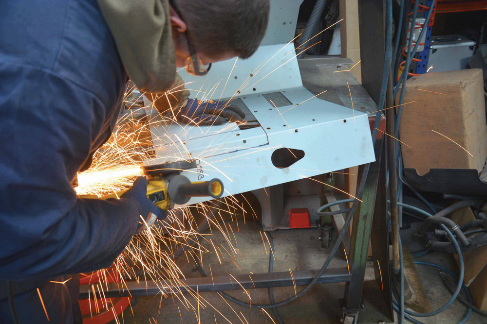 Project Defender part 6: Repairing the bulkhead - Land Rover Monthly