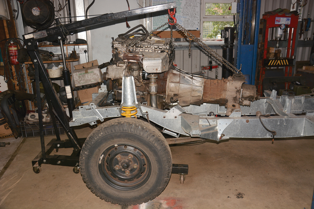 Project Defender part 5: Fitting the drivetrain - Land Rover Monthly