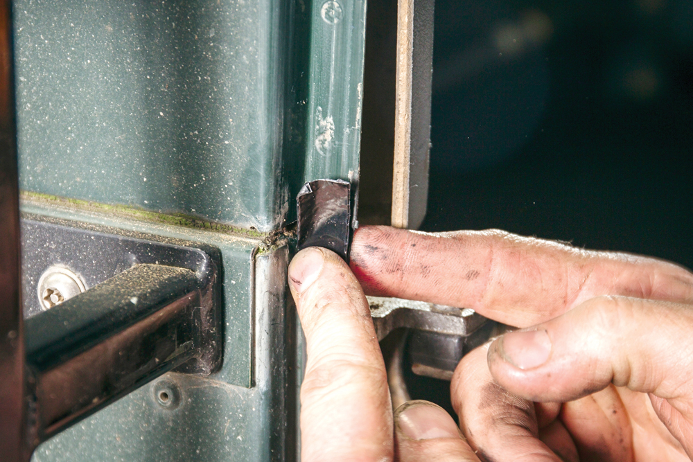 Fixing water leaks - Land Rover Monthly