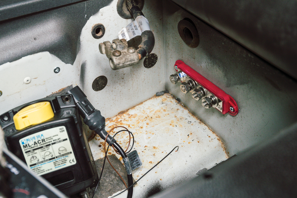 Fit a Defender dual battery system - Land Rover Monthly