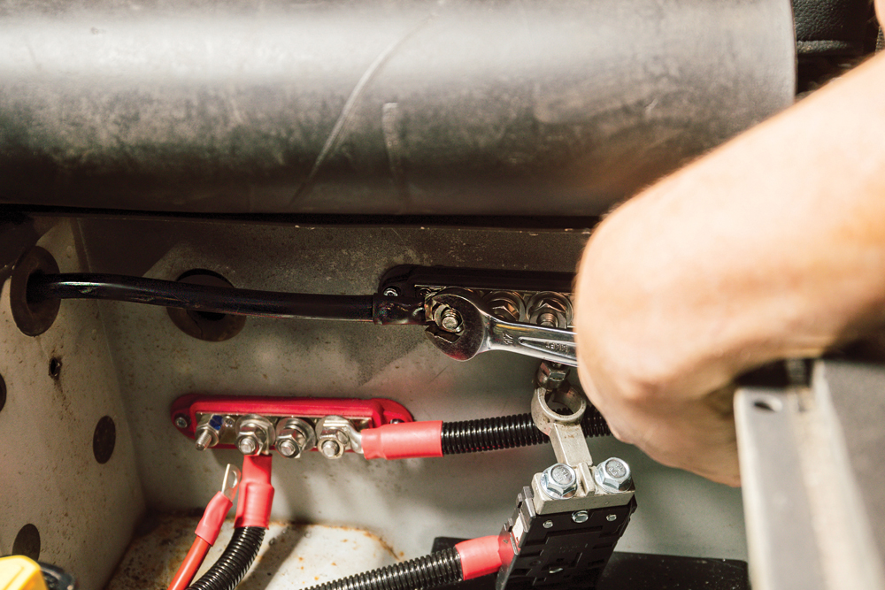 Fit a Defender dual battery system - Land Rover Monthly