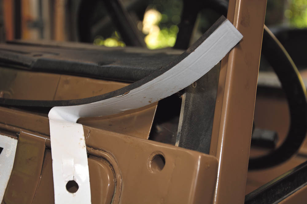 Install a hood and frame to your pick-up - Land Rover Monthly