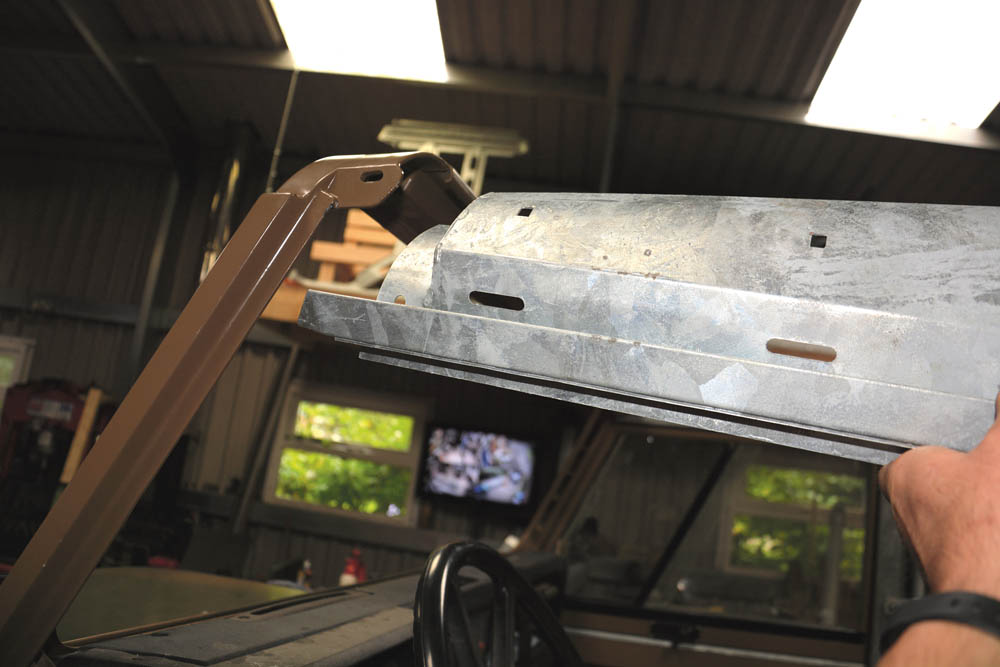 Install a hood and frame to your pick-up - Land Rover Monthly