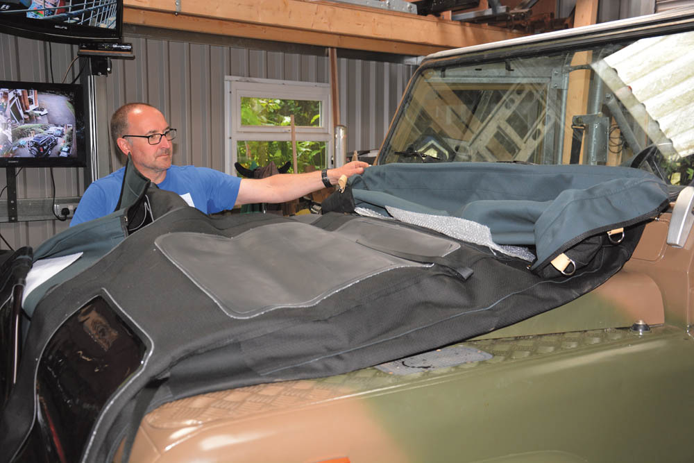 Install a hood and frame to your pick-up - Land Rover Monthly