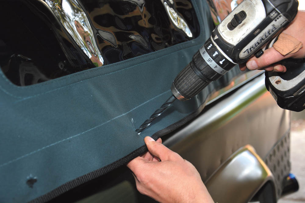 Install a hood and frame to your pick-up - Land Rover Monthly