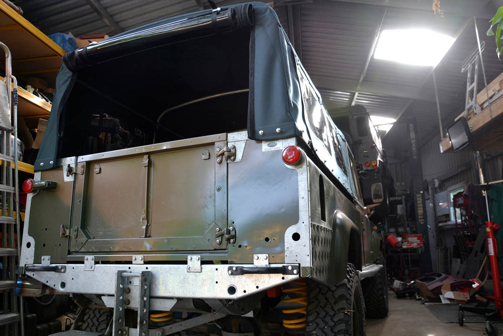 Install a hood and frame to your pick-up - Land Rover Monthly