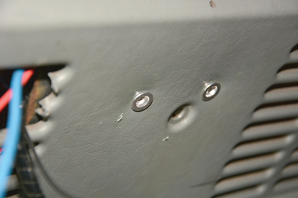 Project Defender Td5, part 11: Dashboard upgrade - Land Rover Monthly