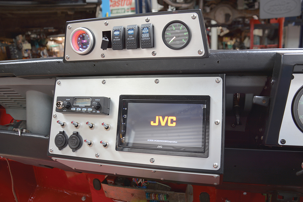 Project Defender Td5, part 11: Dashboard upgrade - Land Rover Monthly