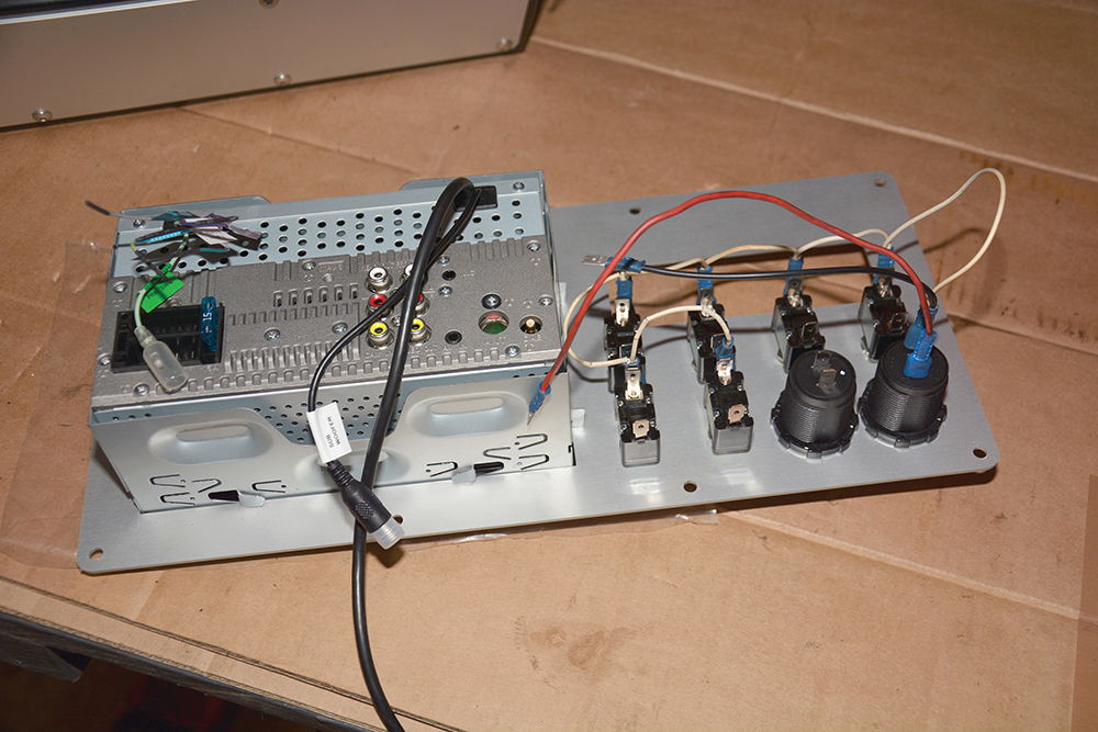 Project Defender Td5, part 11: Dashboard upgrade - Land Rover Monthly