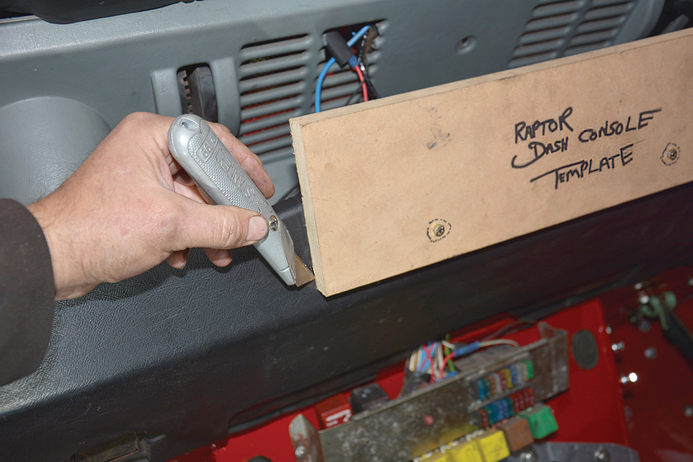 Project Defender Td5, part 11: Dashboard upgrade - Land Rover Monthly