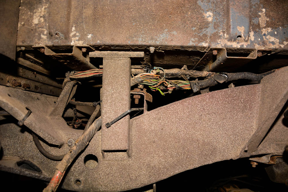 Correctly fit a Defender wiring loom - Land Rover Monthly