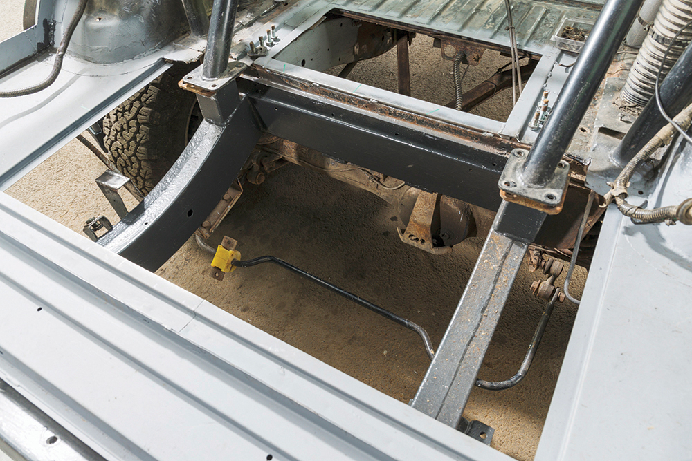 Race-prepping a Discovery - Land Rover Monthly