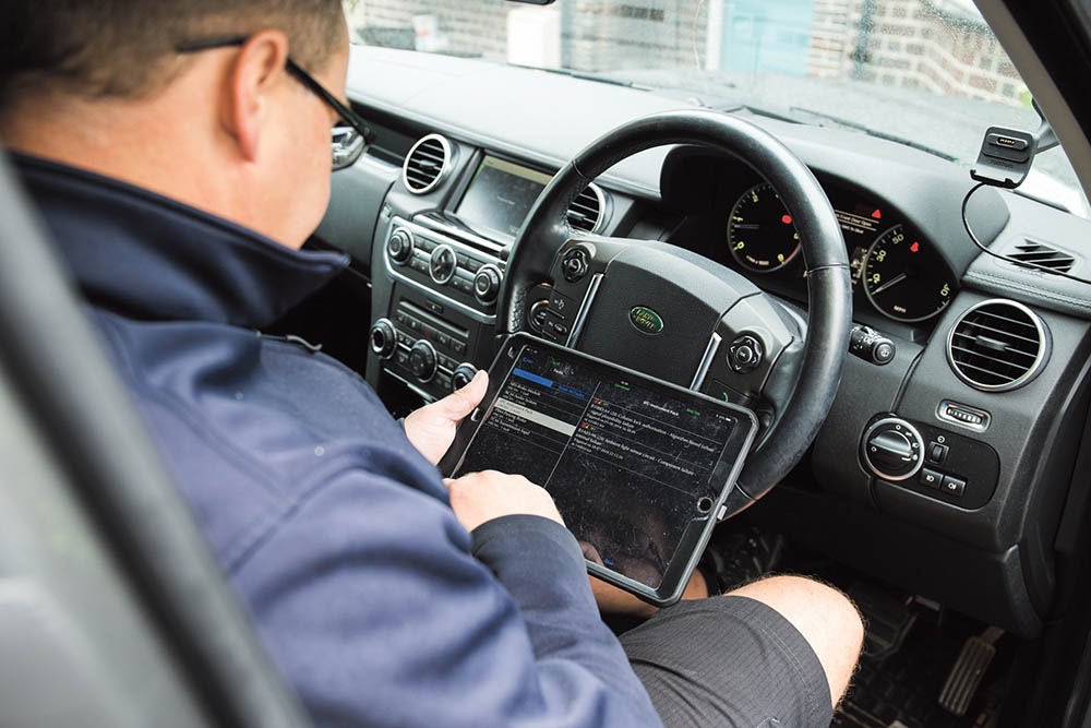 Install a reversing camera - Land Rover Monthly