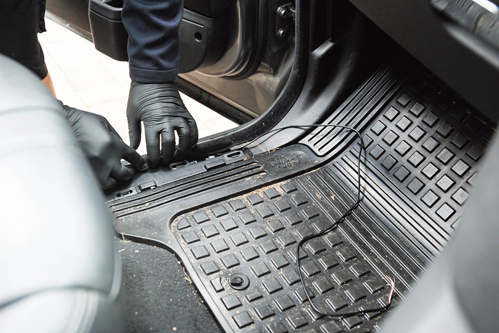 Install a reversing camera - Land Rover Monthly