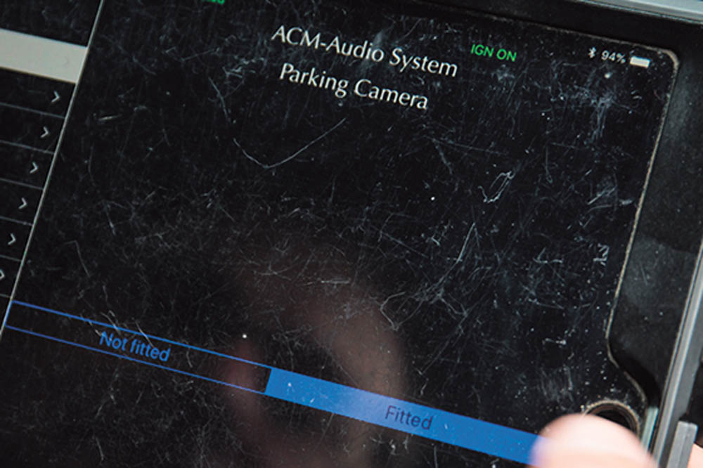 Install a reversing camera - Land Rover Monthly