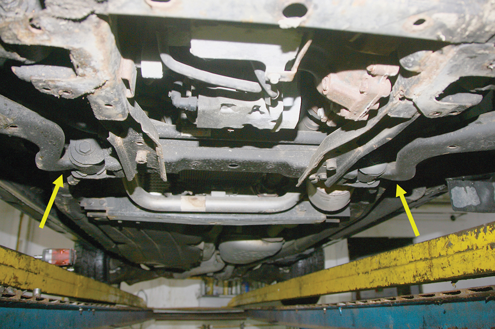 Replacing front suspension lower arms - Land Rover Monthly