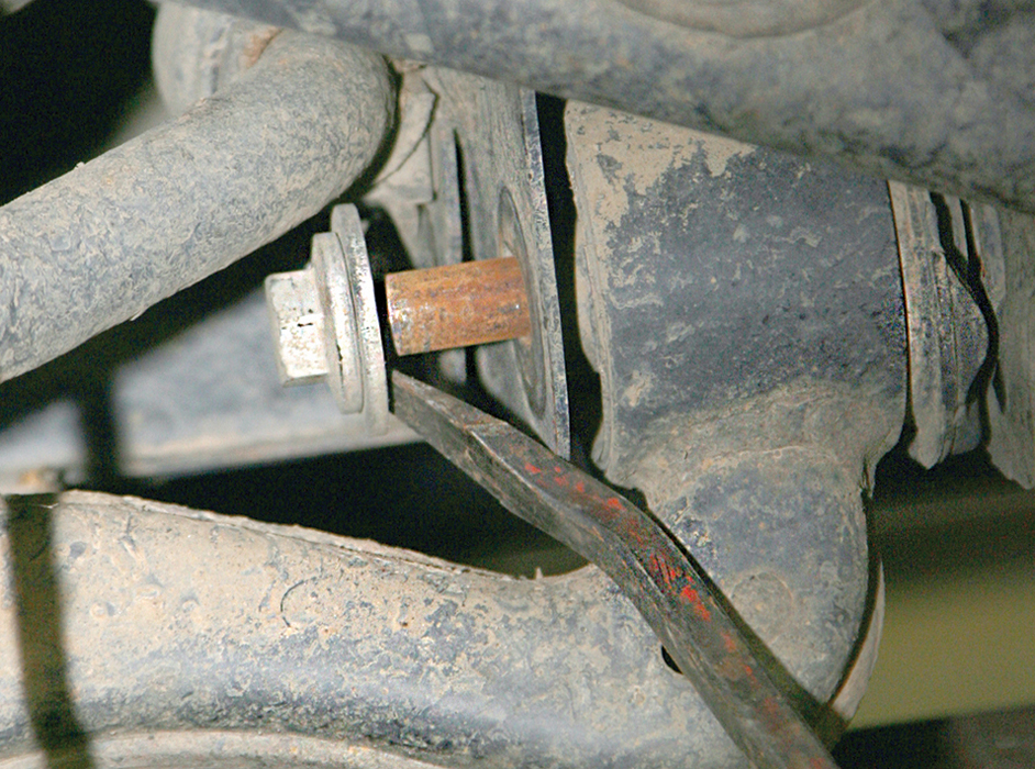 Replacing front suspension lower arms - Land Rover Monthly