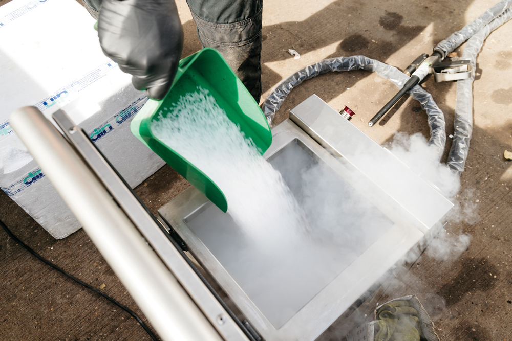Dry ice blasting - Land Rover Monthly