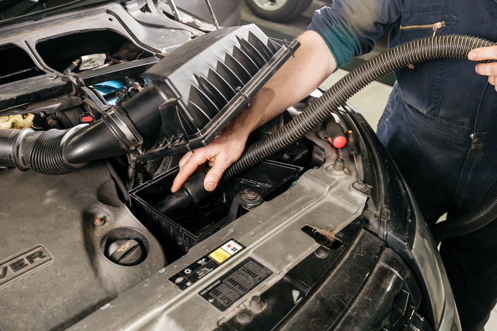 Service your Evoque Sd4 - Land Rover Monthly