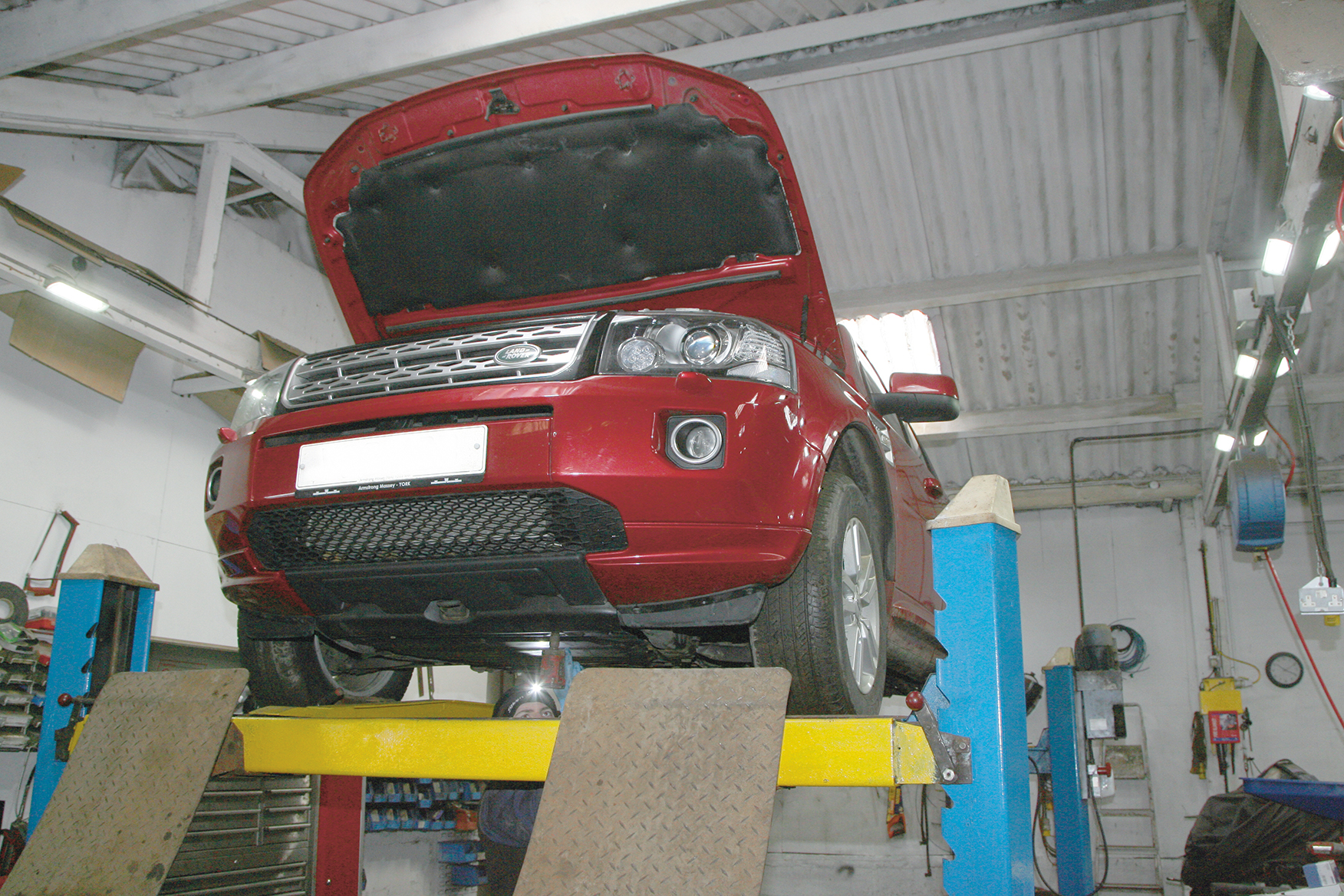 Service your Freelander 2 TD4 - Land Rover Monthly