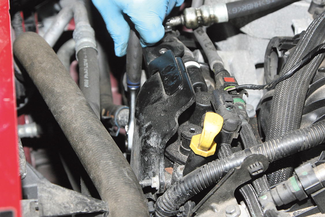 Service your Freelander 2 TD4 - Land Rover Monthly