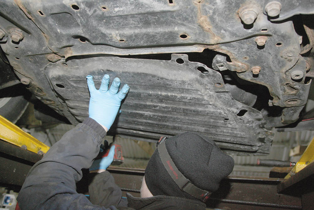 Service your Freelander 2 TD4 - Land Rover Monthly