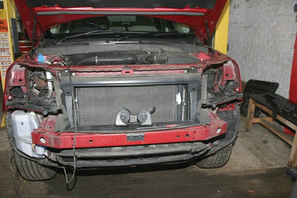 Replace a Freelander 2 radiator - Land Rover Monthly