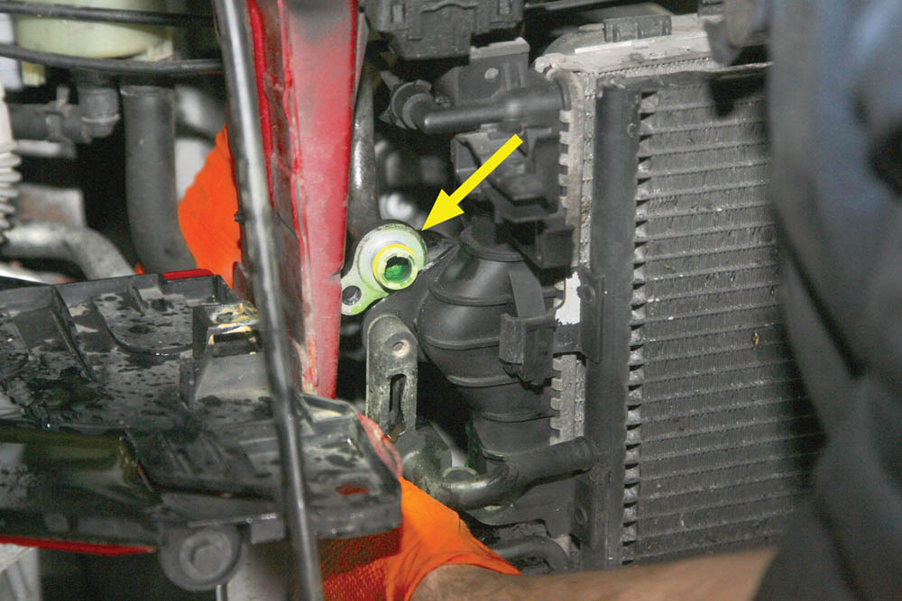 Replace a Freelander 2 radiator - Land Rover Monthly