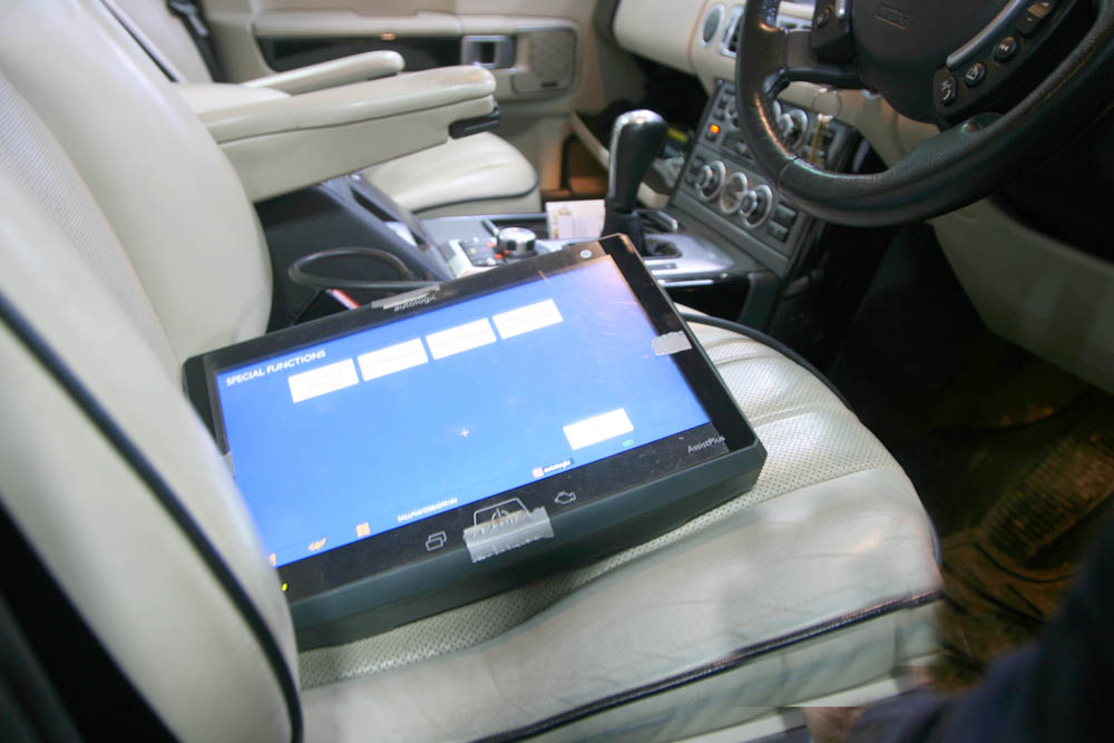 Replace an L322 Transfer Box - Land Rover Monthly