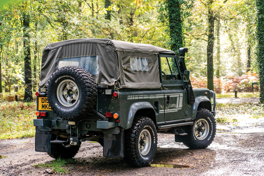 Retro Restomod - Land Rover Monthly