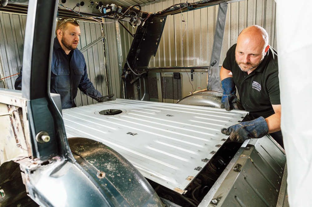 Replacing a Classic Range Rover boot floor - Land Rover Monthly
