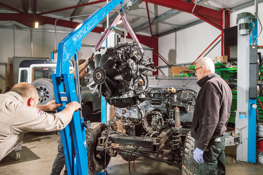 Install a TDCi engine: Fitting and starting - Land Rover Monthly