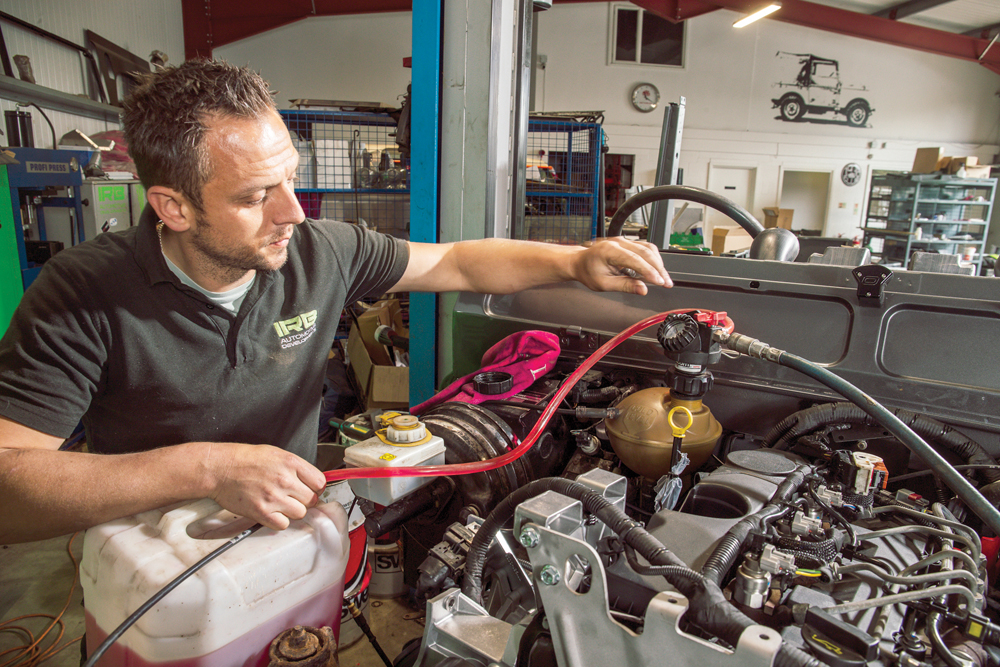 Install a TDCi engine: Fitting and starting - Land Rover Monthly