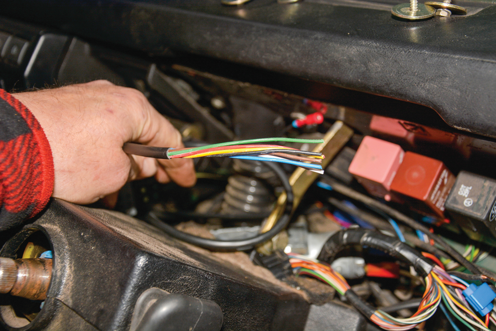 Fit a cruise control to your Defender - Land Rover Monthly