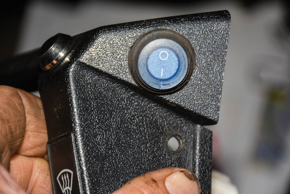 Fit a cruise control to your Defender - Land Rover Monthly