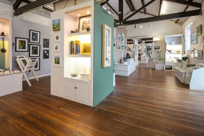 How to build successful artist-gallery relationships