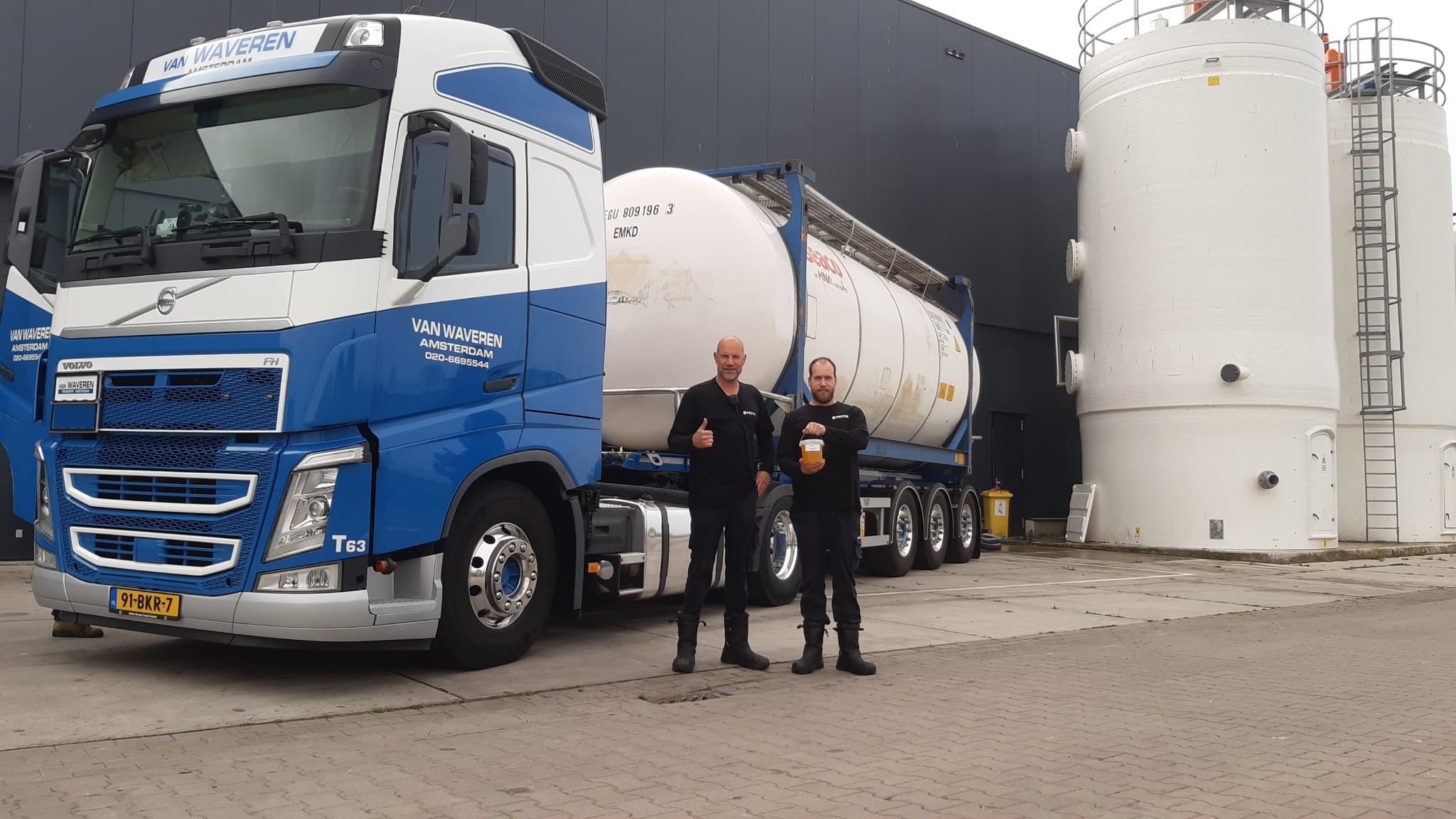 Unipet receives first load of Insect Fat for New Eco suet Pellets - Pet ...