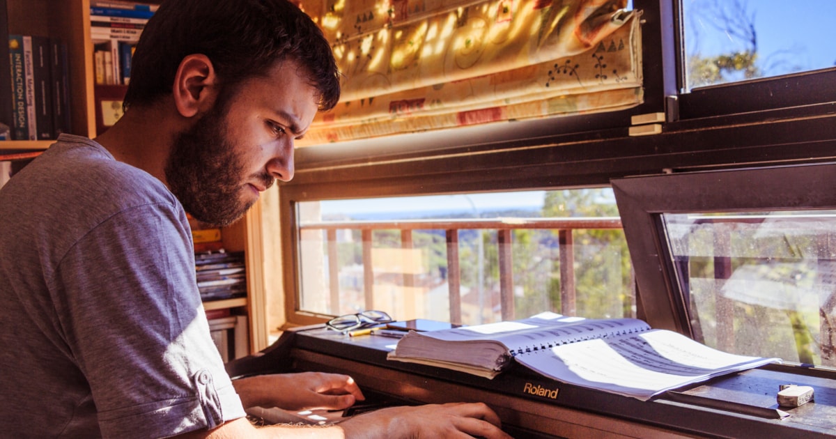 What are Hanon exercises and how can they help me improve? - Pianist